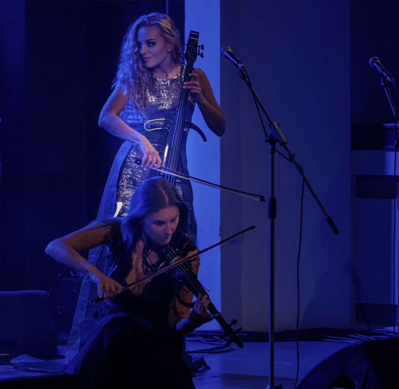Duo DIVINE - Kateřina Lískovcová, housle & Iris Moris, violoncello